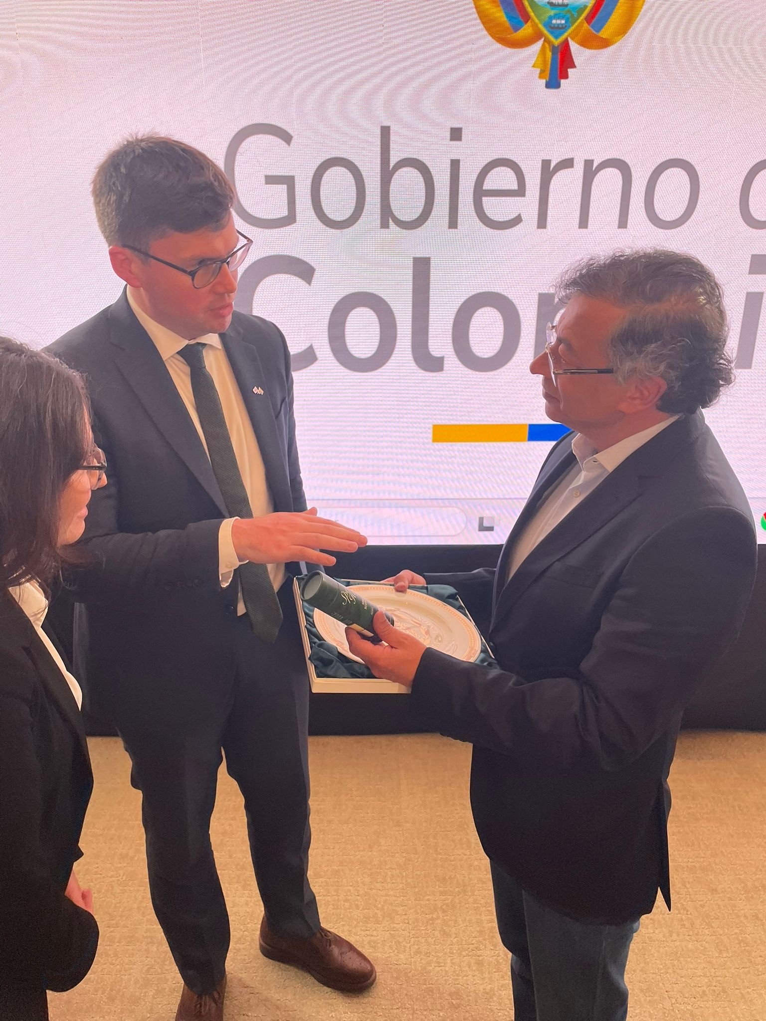 British delegation to Colombia engages on peacebuilding efforts and ...